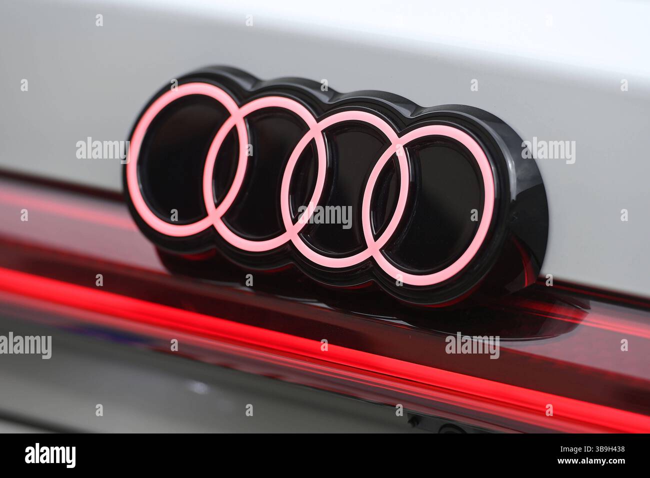 Neues Design der Audi Ringe,Markenemblem, Markenlogo,Logo,Emblem.E-tron ...