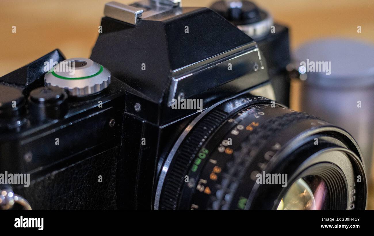 A vintage 35mm film analog camera Stock Photo - Alamy