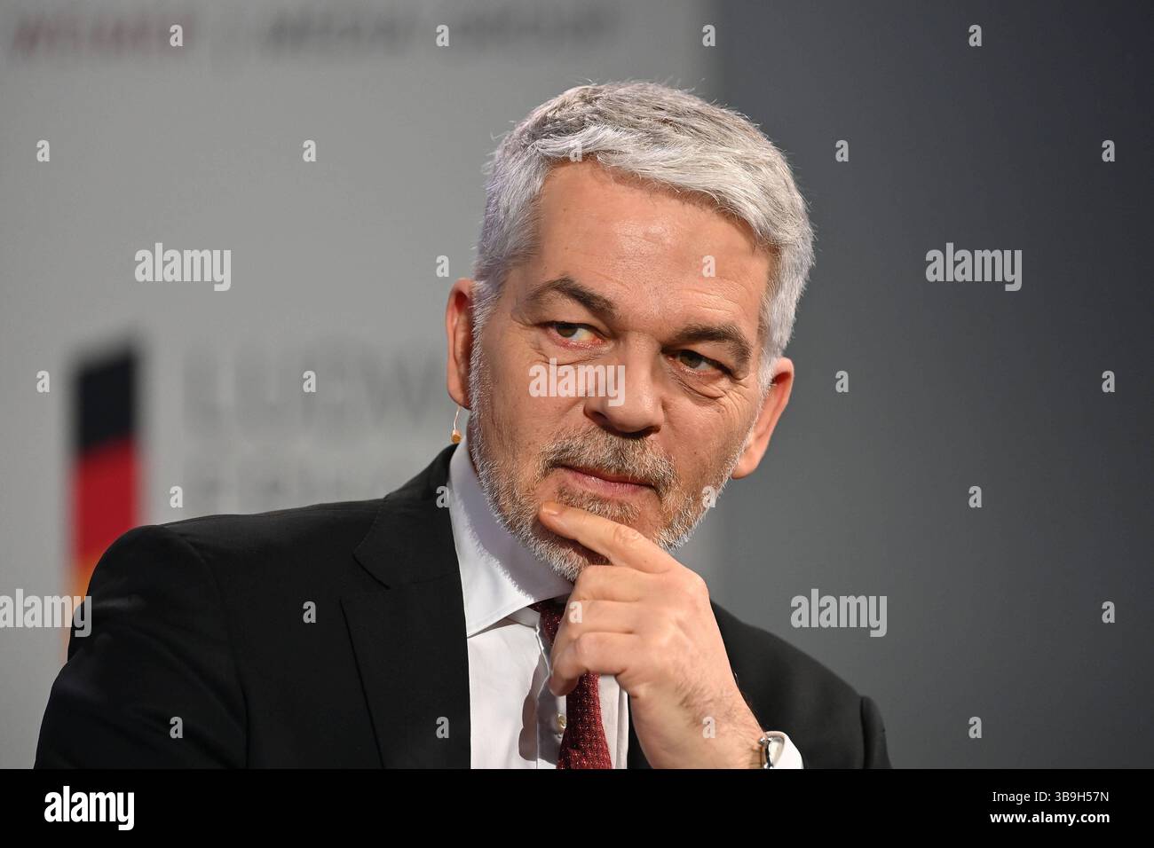 Prof.Dr. Carlo MASALA Professor fuer Internationale Politik an der ...