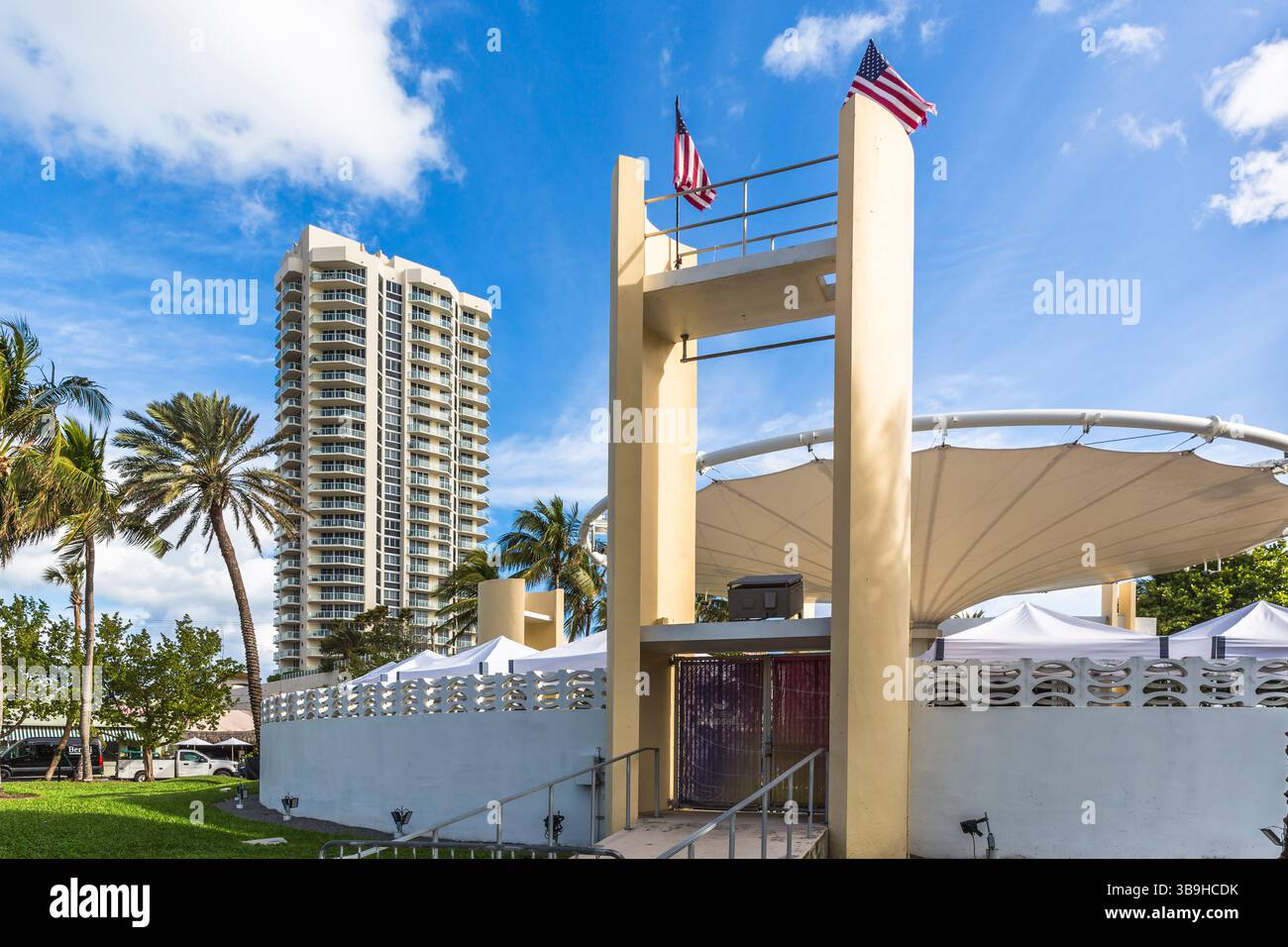 Concert shell hi-res stock photography and images - Alamy