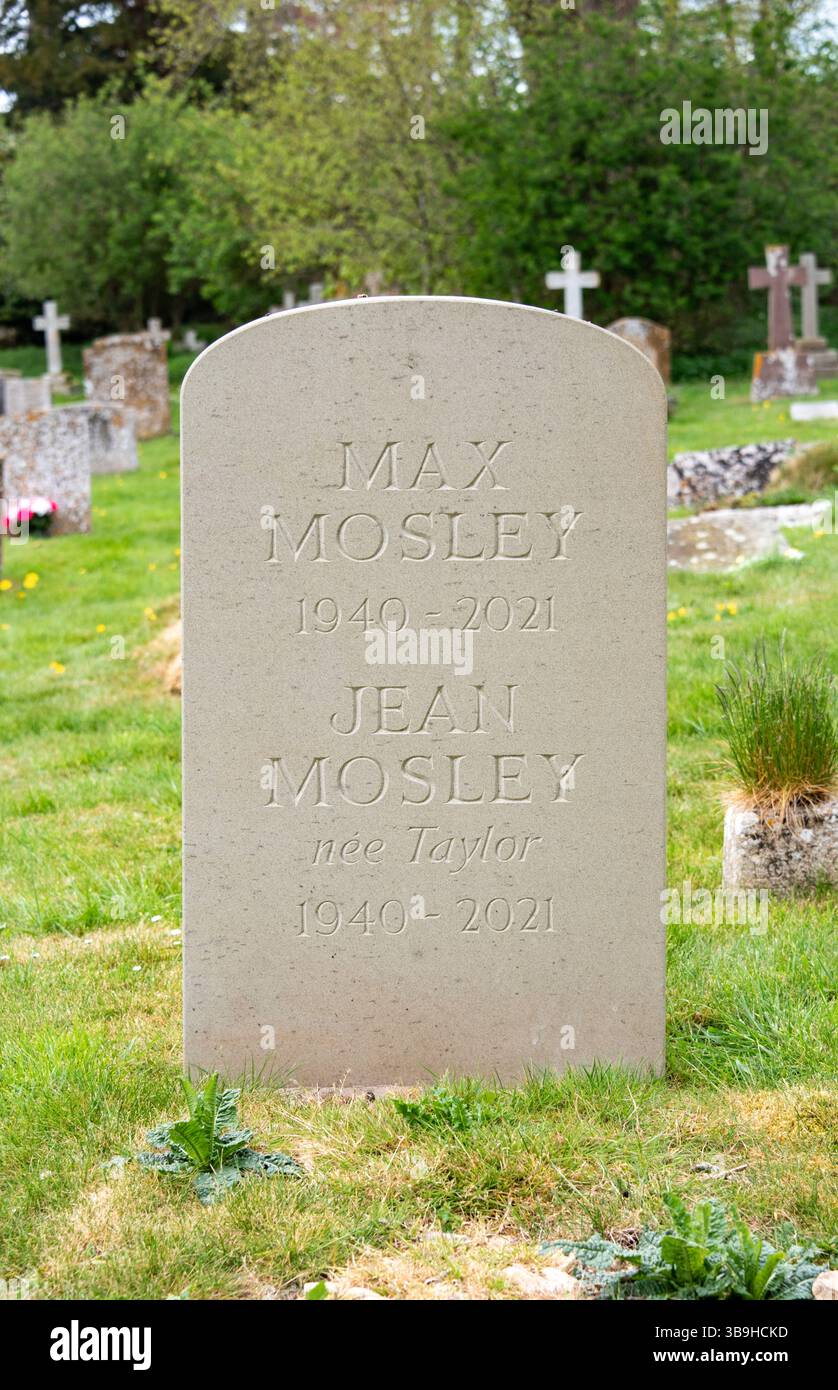 Grave of Max and Jean Mosley, Swinbrook churchyard, Oxfordshire, UK ...