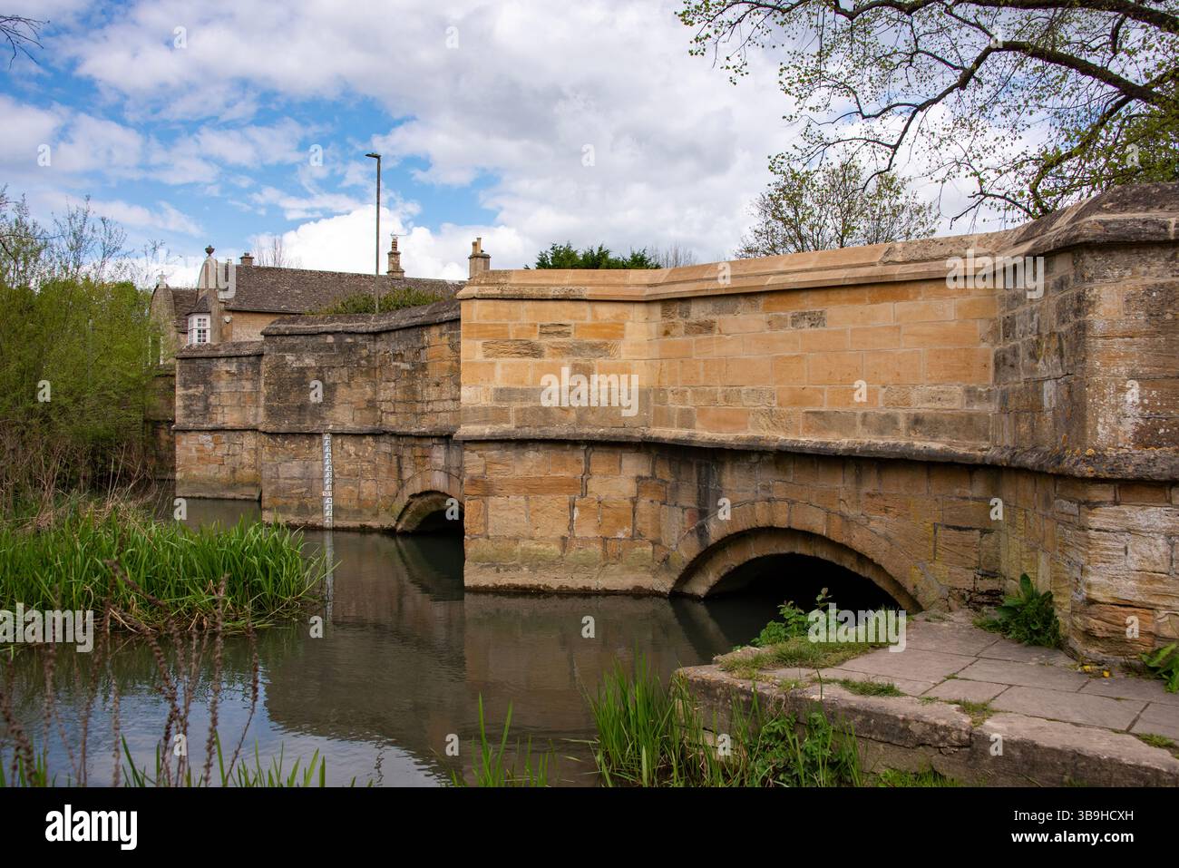 Burford Bridge, Burford, Oxfordshire, UK Stock Photo - Alamy