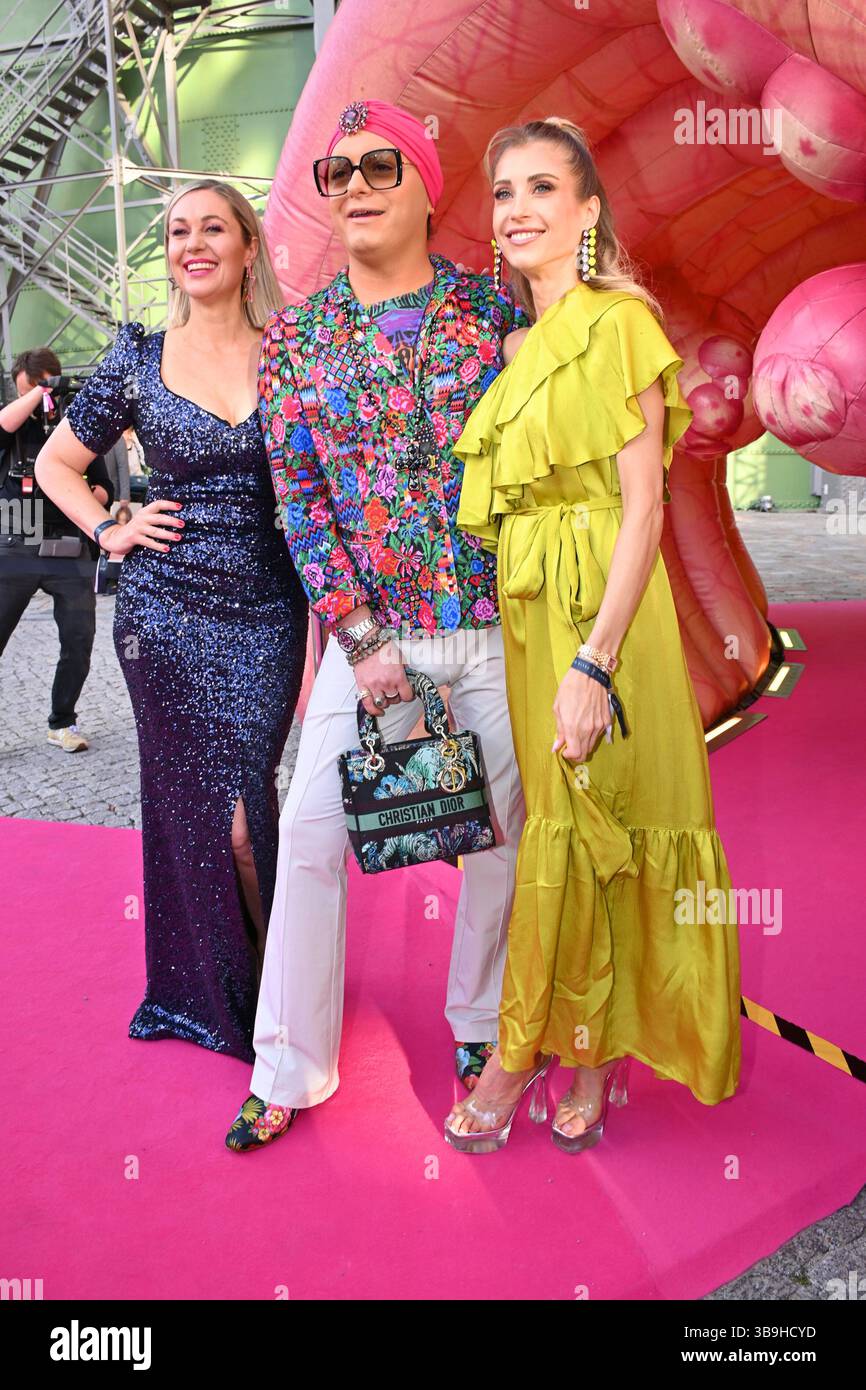 Ruth Moschner, Julian F.M. Stoeckel und Cathy Hummels beim Felix Burda ...