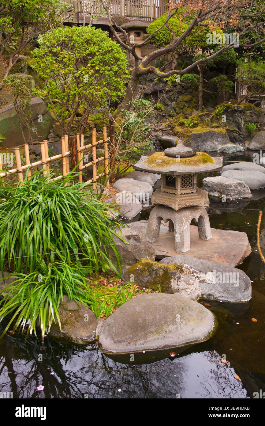 Japan, Tokyo, Matsuchiyama Shoden Temple, garden Stock Photo - Alamy