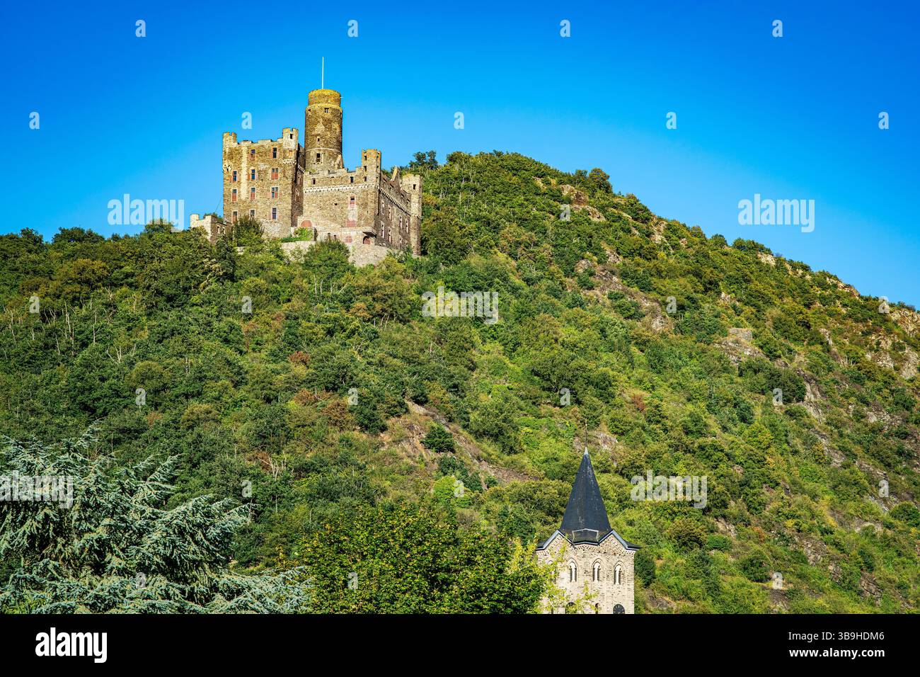 Maus Castle near Wellmich in the Middle Rhine Valley, hilltop castle ...