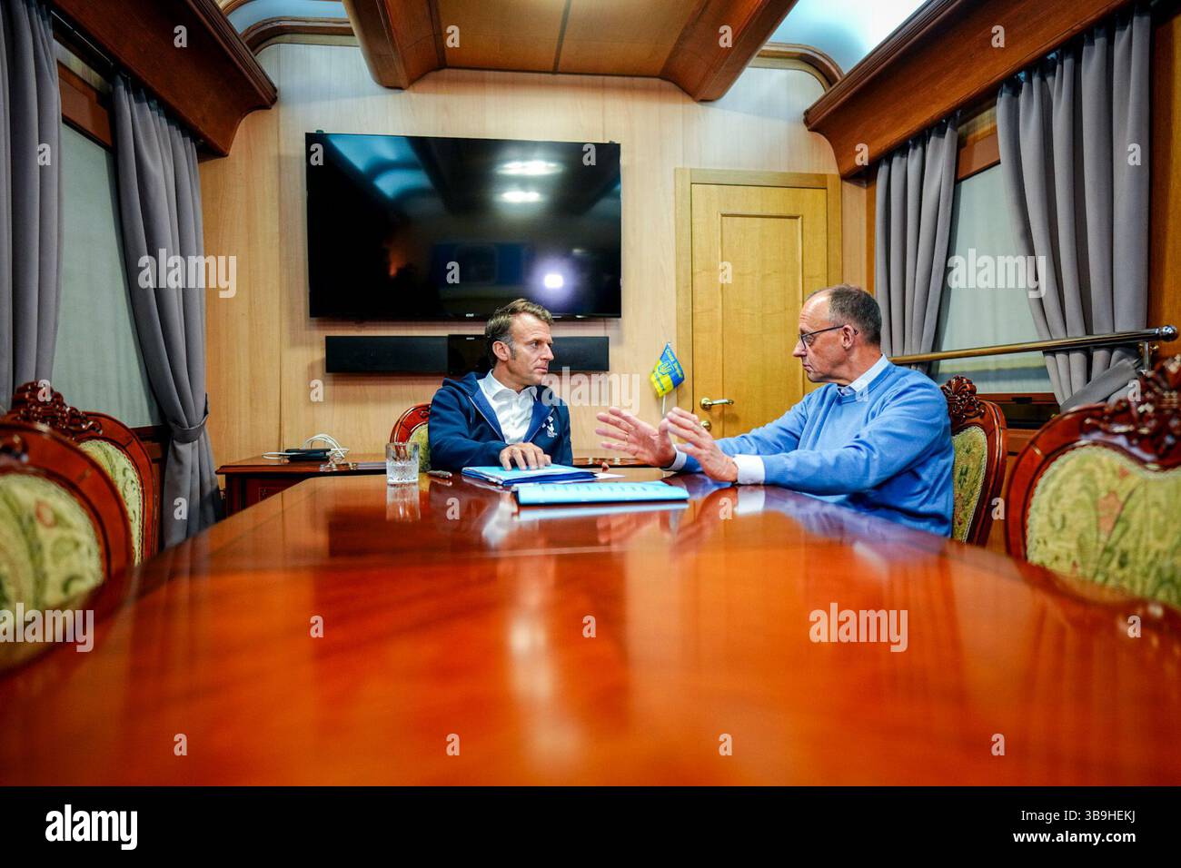 09 May 2025, Poland, Przemysl: German Chancellor Friedrich Merz (r, CDU ...