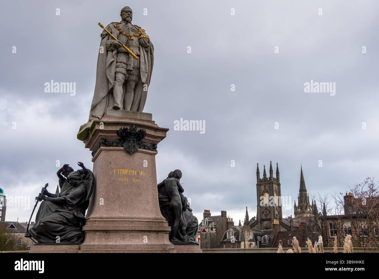 Aberdeen Scotland, Statue of King Edward VII Stock Photo - Alamy