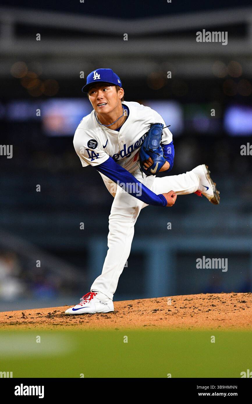 LOS ANGELES, CA - APRIL 25: Los Angeles Dodgers pitcher Yoshinobu ...