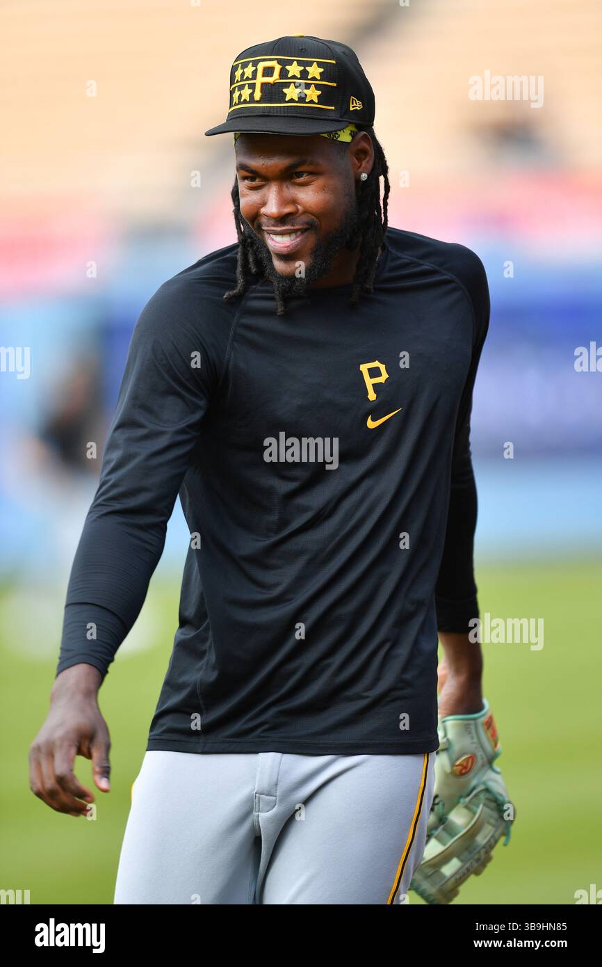 LOS ANGELES, CA - APRIL 25: Pittsburgh Pirates outfielder Oneil Cruz ...