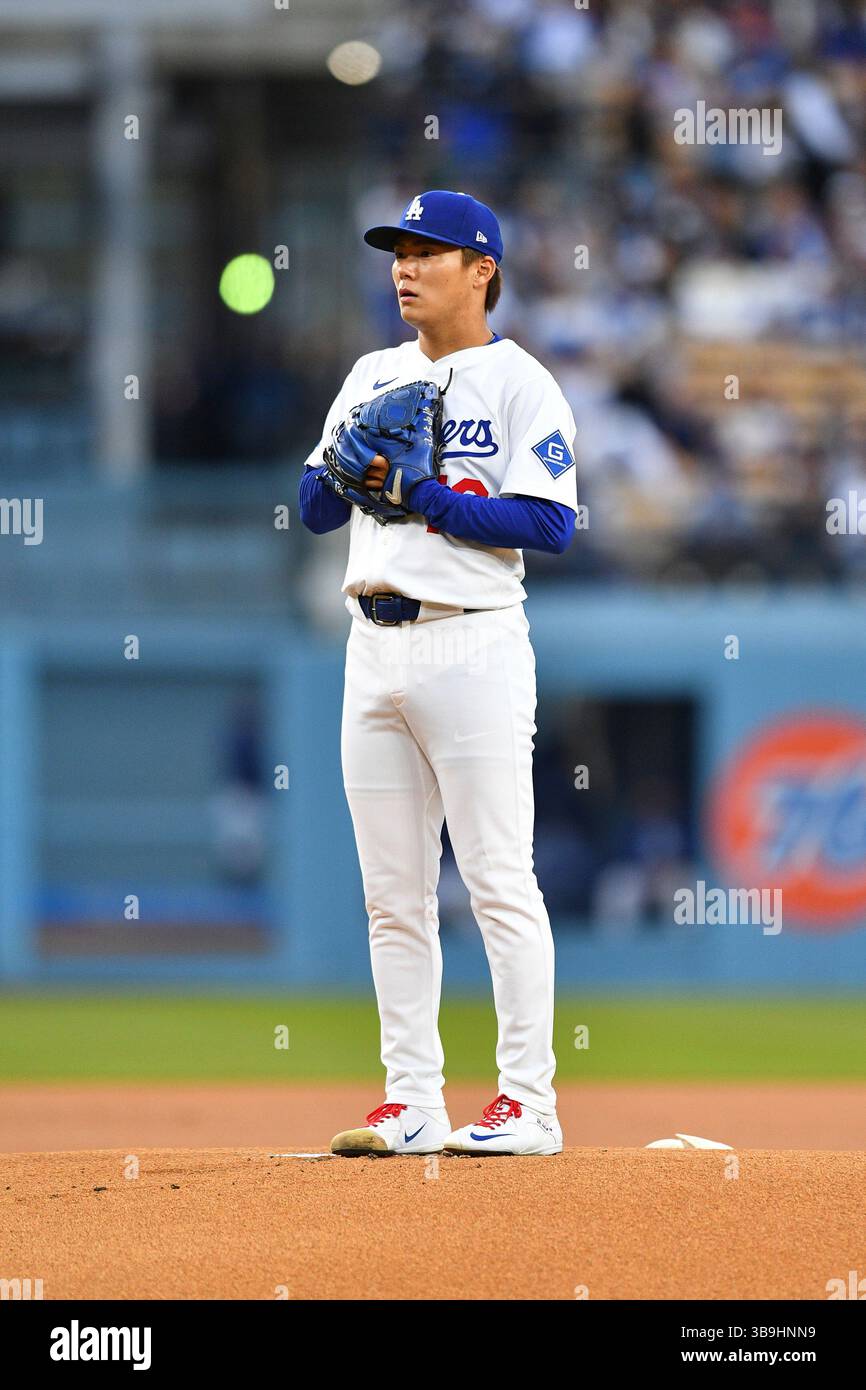LOS ANGELES, CA - APRIL 25: Los Angeles Dodgers pitcher Yoshinobu ...