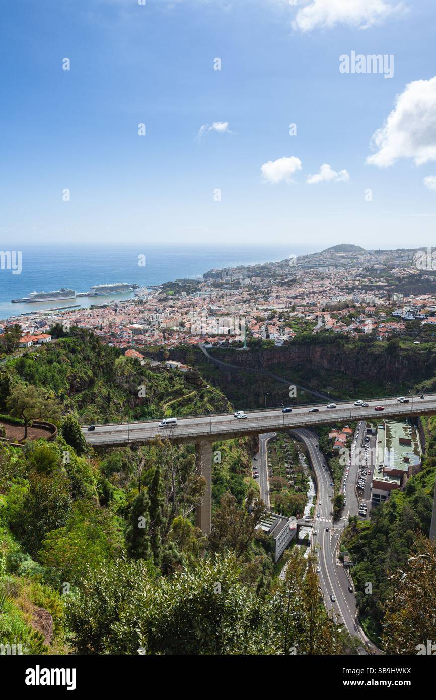 Atlantic ocean shoreline visible hi-res stock photography and images ...