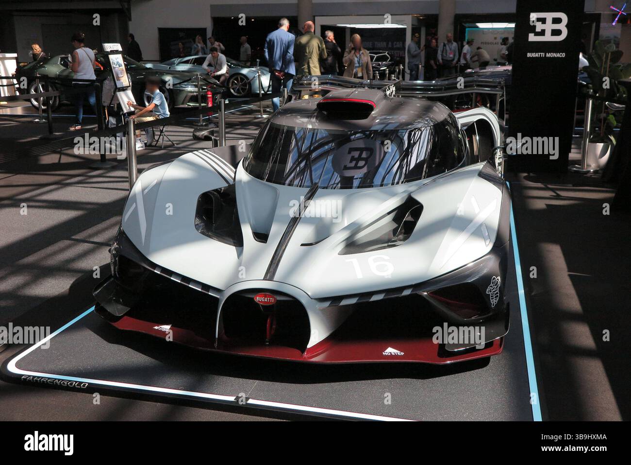 Bugatti Bolide Supersportwagen, limitiert auf 40 Fahrzeuge, Baujahr ...