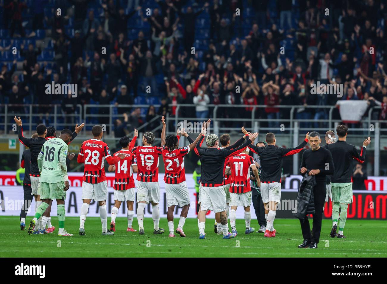 Milan, Italien. 09th May, 2025. AC Milan players celebrate the victory ...