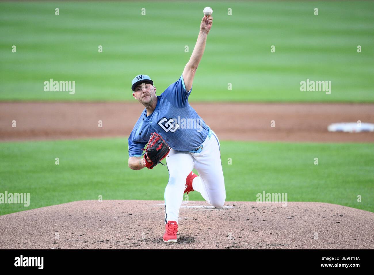 Washington Nationals starting pitcher Mitchell Parker throws during the ...