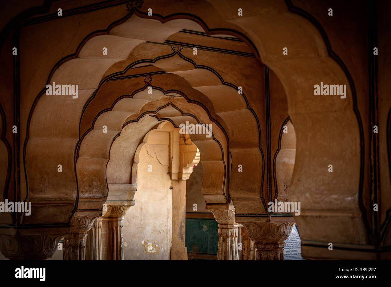 Scalloped arches at Amber Palace, Amer Stock Photo - Alamy