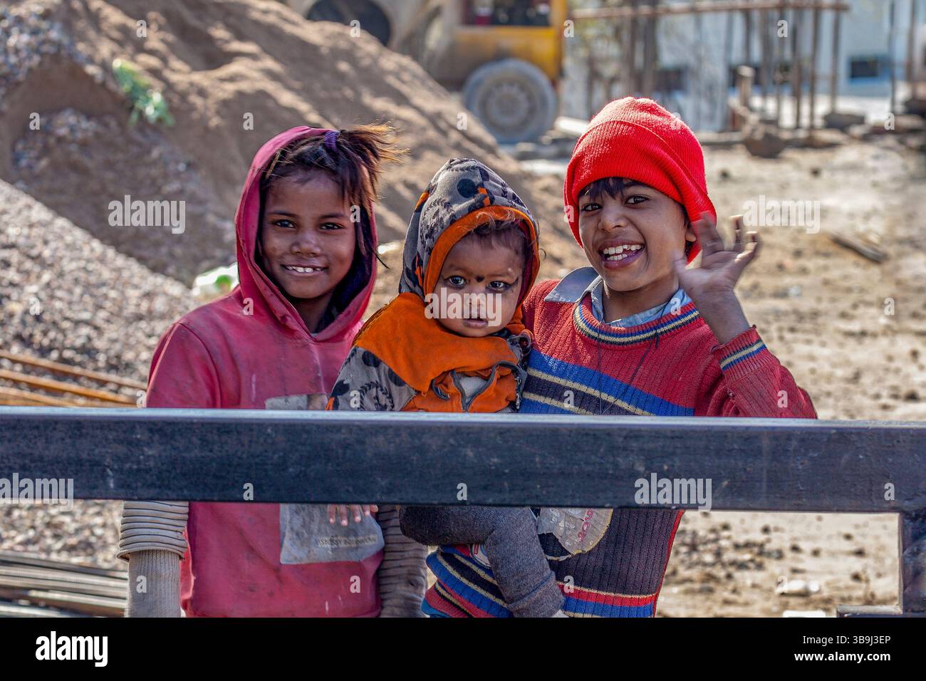 Smiling children india hi-res stock photography and images - Alamy