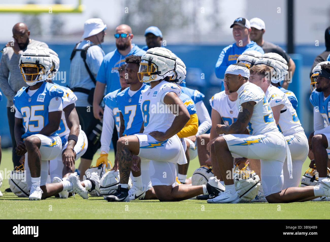 Los Angeles Chargers running back Omarion Hampton (8) looks on during ...