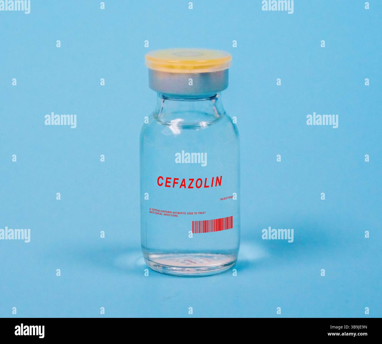 Cefazolin injection. A cephalosporin antibiotic used to treat bacterial ...