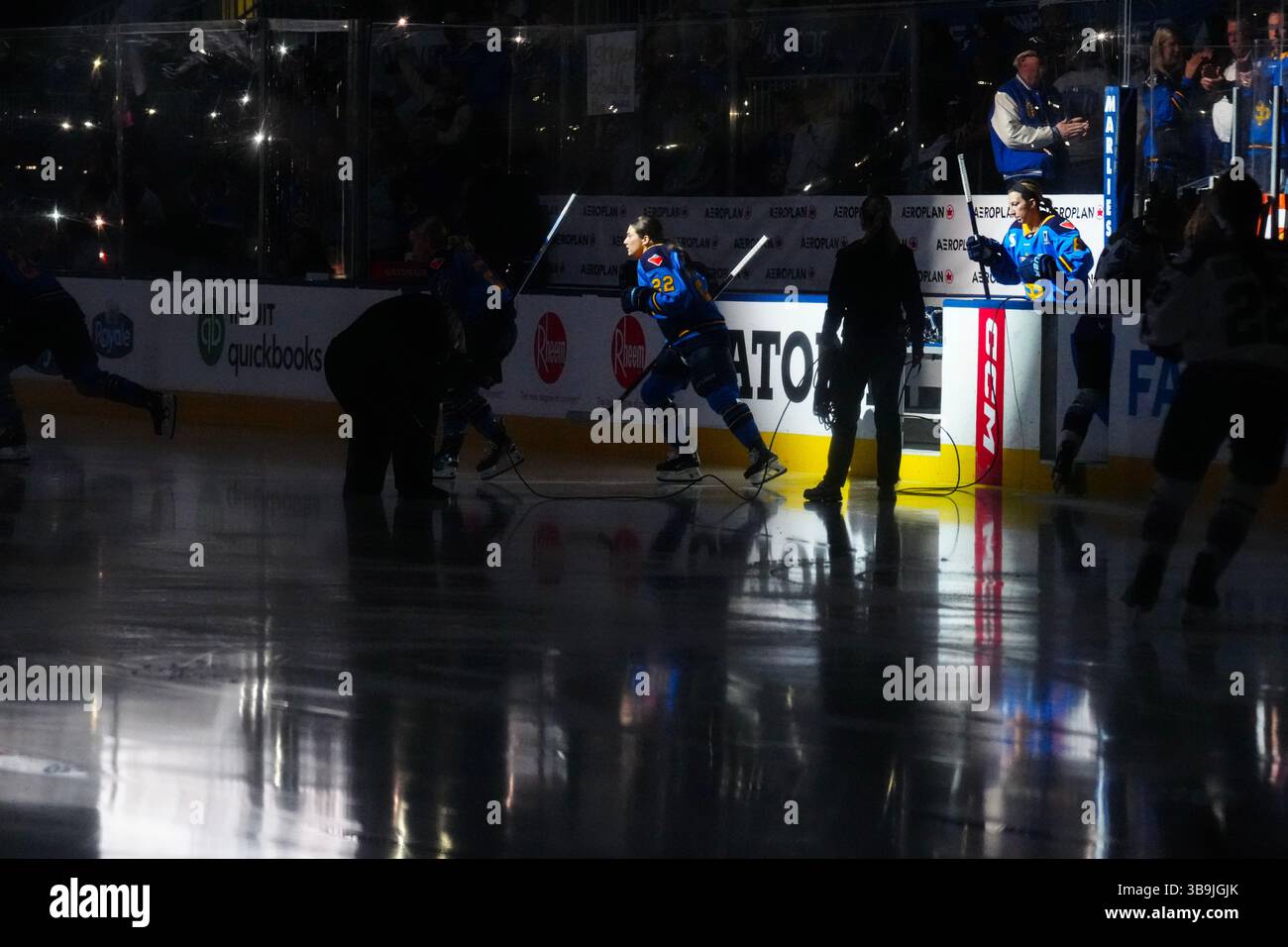 Toronto, Canada. 09th May, 2025. Toronto Sceptres' Maggie Connors takes to the ice before PWHL ...