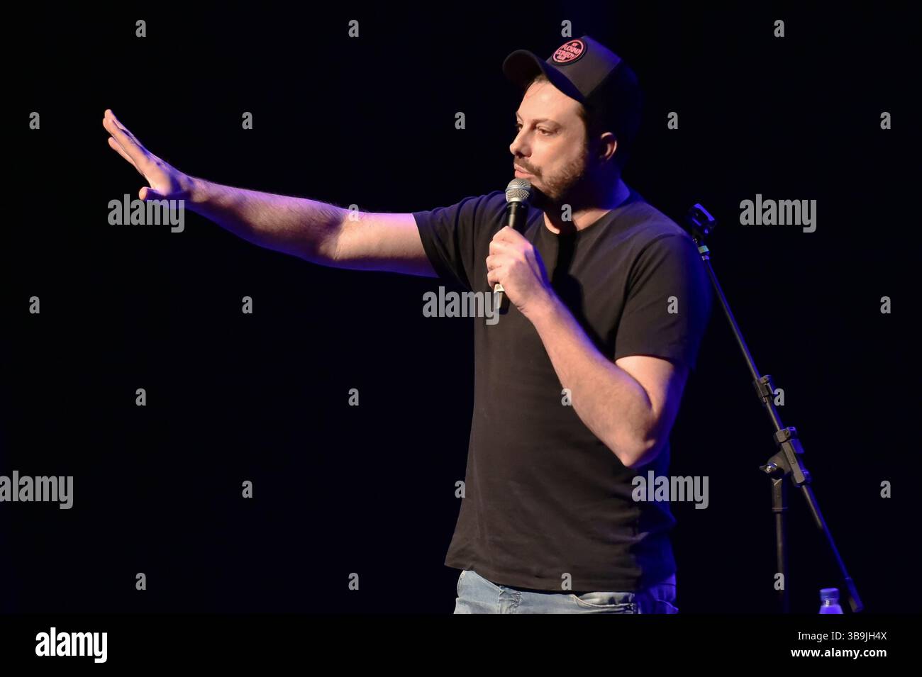 SP - SANTOS - 09/05/2025 - SANTOS-SP, DANILO GENTILI SHOW - Comedian ...