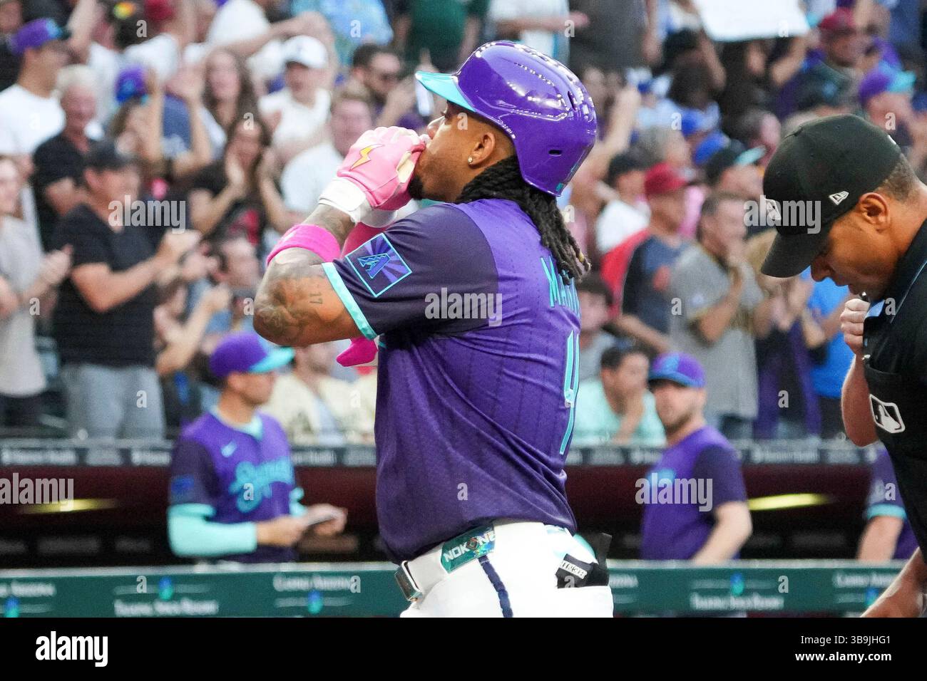 Arizona Diamondbacks' Ketel Marte blows kisses after his home run ...