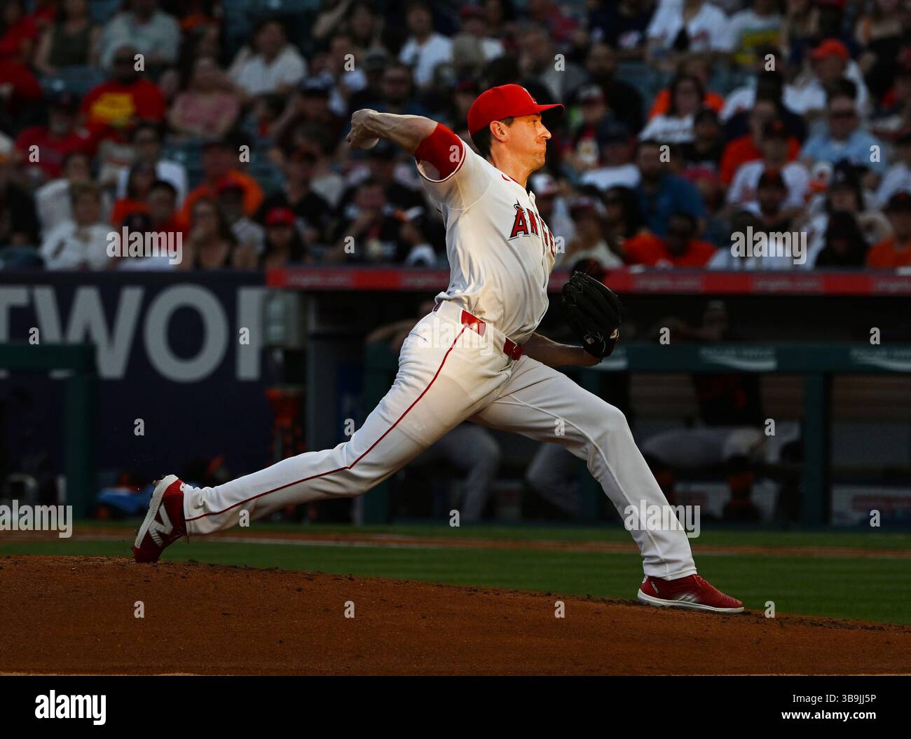 ANAHEIM, CA - MAY 09: Los Angeles Angels pitcher Kyle Hendricks (28 ...