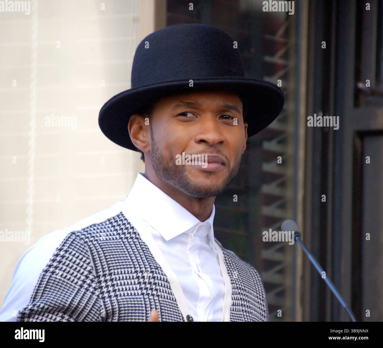 Singer Usher joins fellow celebrities at Kenneth "Babyface" Edmonds ...