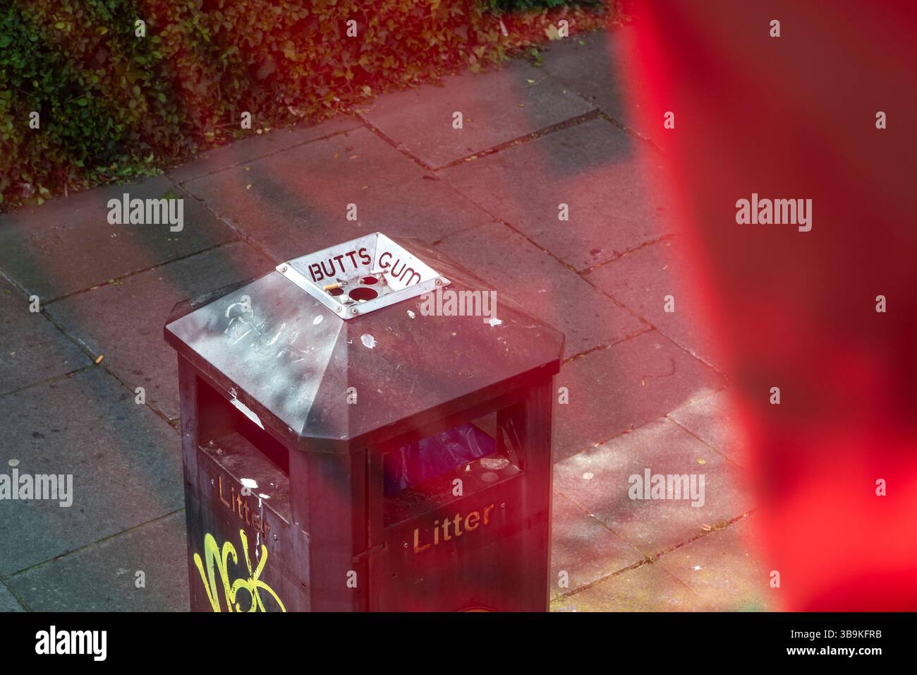 Red tourist bus belfast hi-res stock photography and images - Alamy