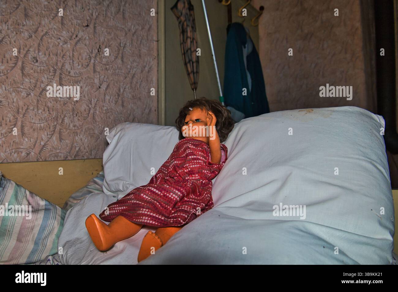 Old abandoned dirty urbex creppy lost place decay Stock Photo - Alamy