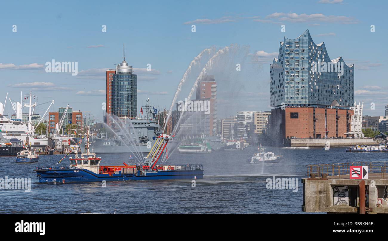 Hamburg, Germany. 09th May, 2025. The Hamburg Fire Brigade's fireboat ...