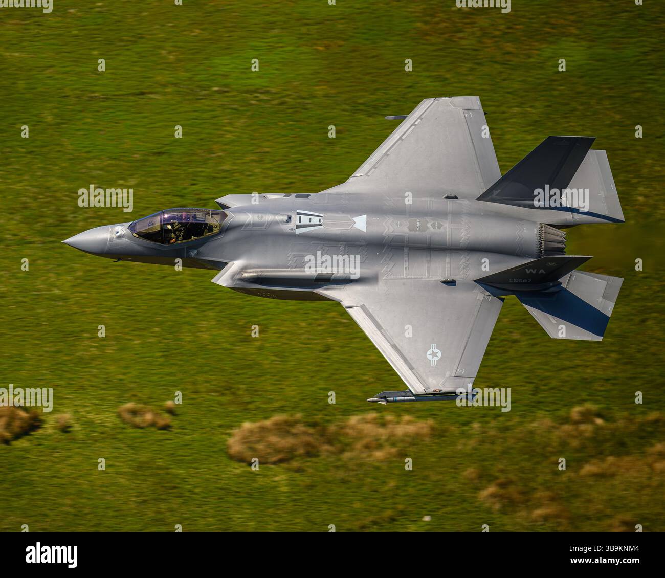 Usaf 35 stealth fighter hi-res stock photography and images - Alamy