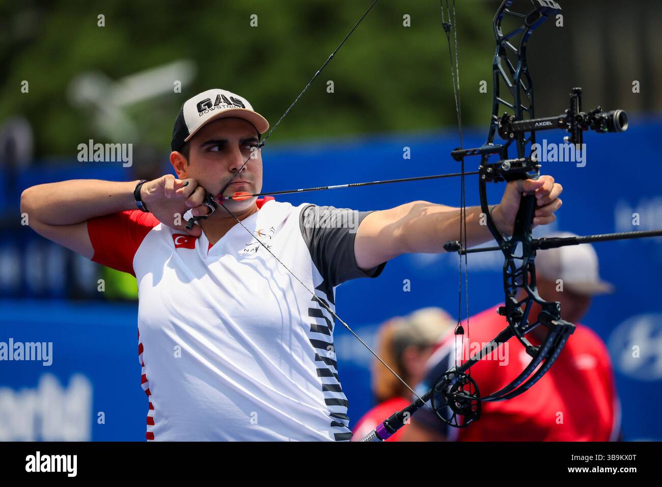 Shanghai, China. 10th May, 2025. Batuhan Akcaoglu of T¨¹rkiye competes ...