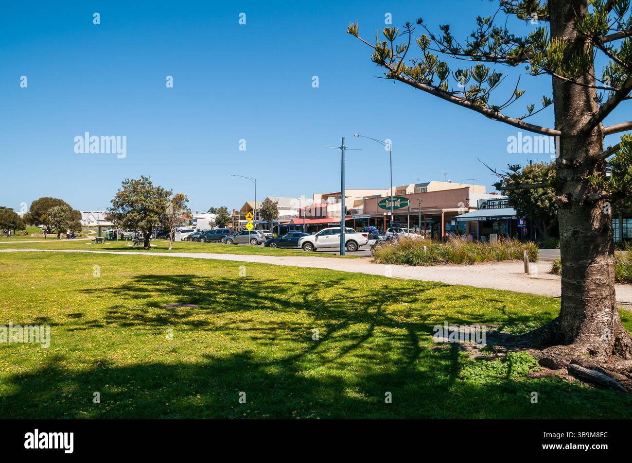 Apollo Bay park and street view, Apollo Bay, Australia Stock Photo - Alamy