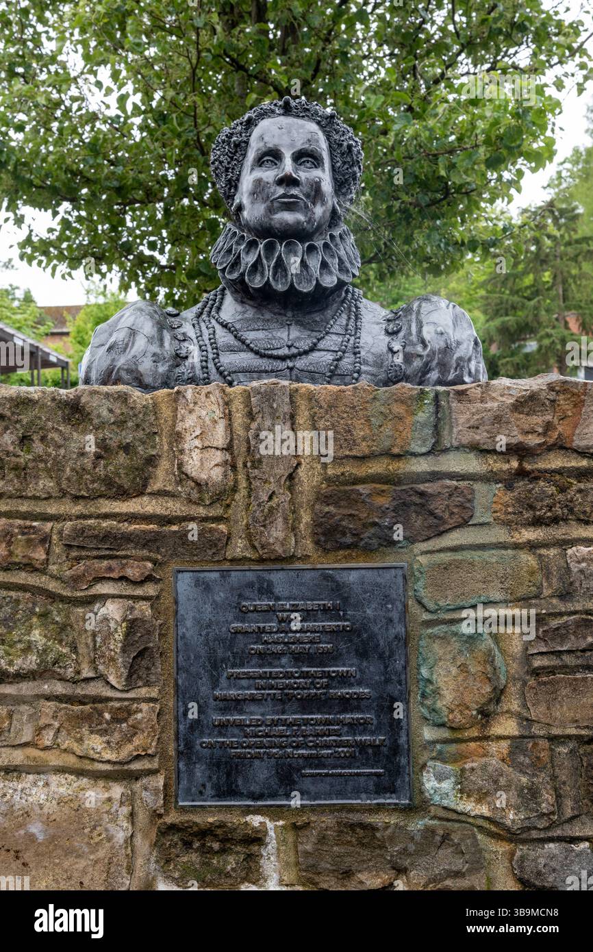 Queen Elizabeth I Sculpture, Haslemere, Surrey Stock Photo - Alamy