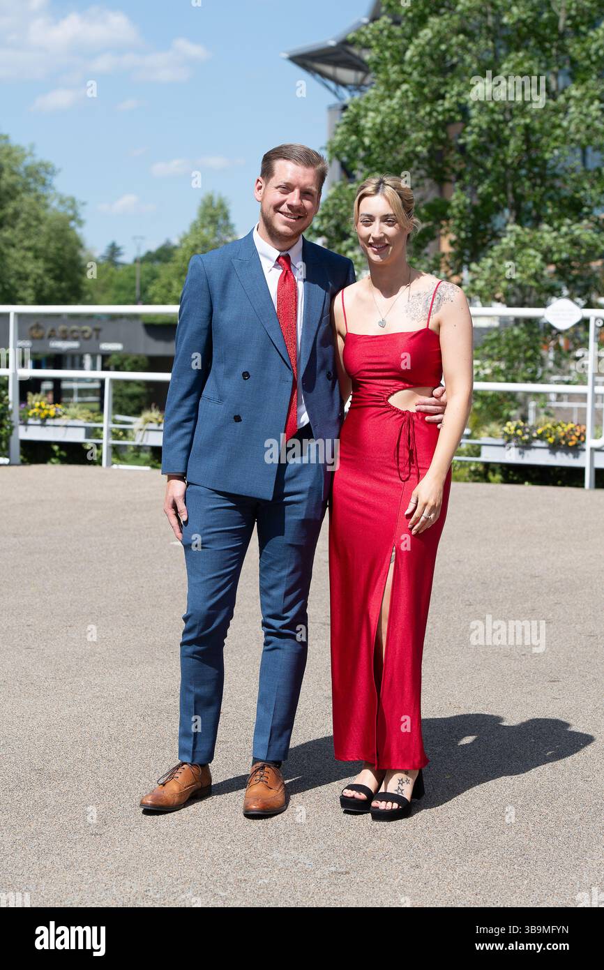 Ascot, Berkshire, UK. 10th May, 2025. Racegoers arriving at Ascot ...