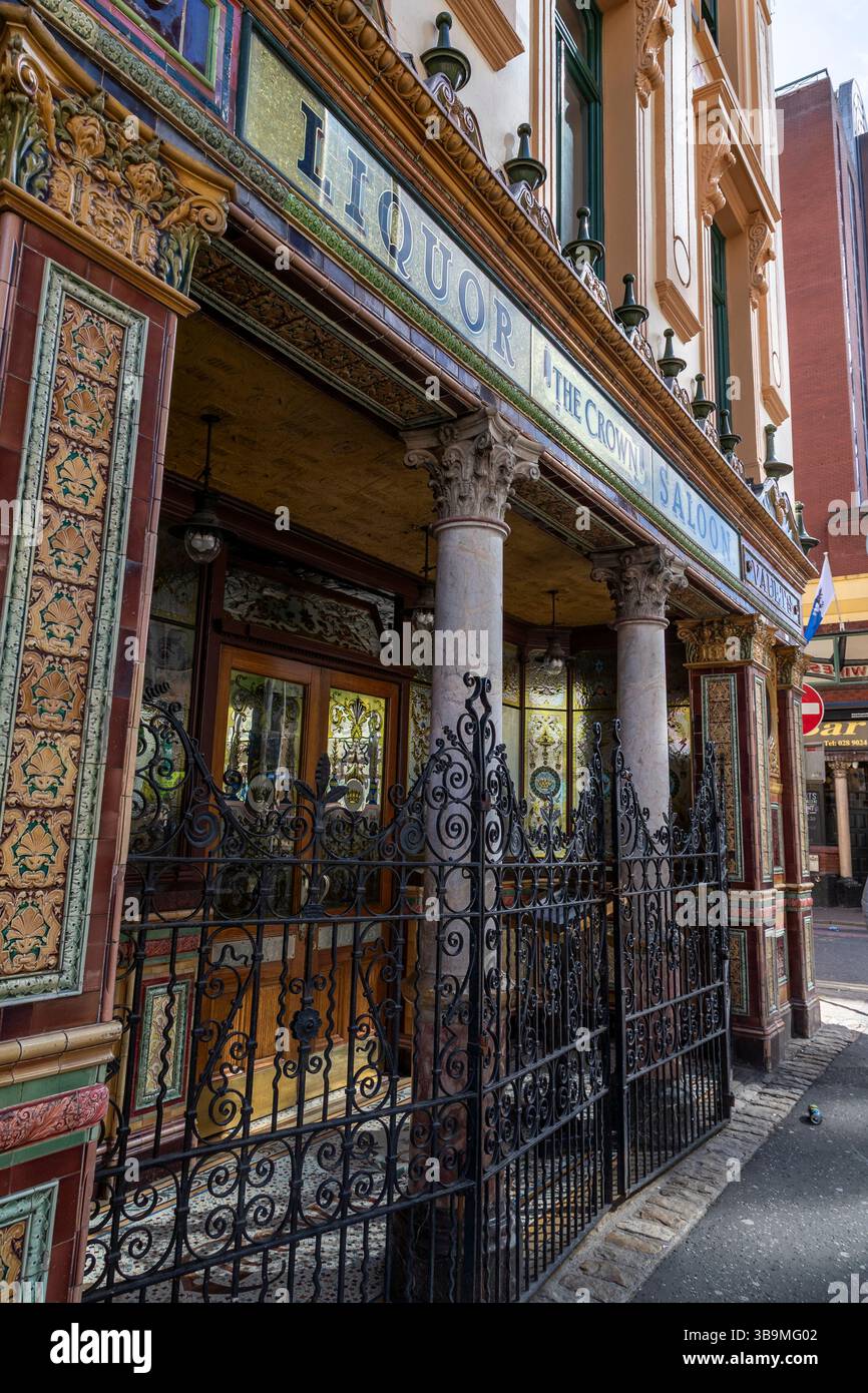 Tiled exterior of Belfast's famous Crown Bar Stock Photo - Alamy