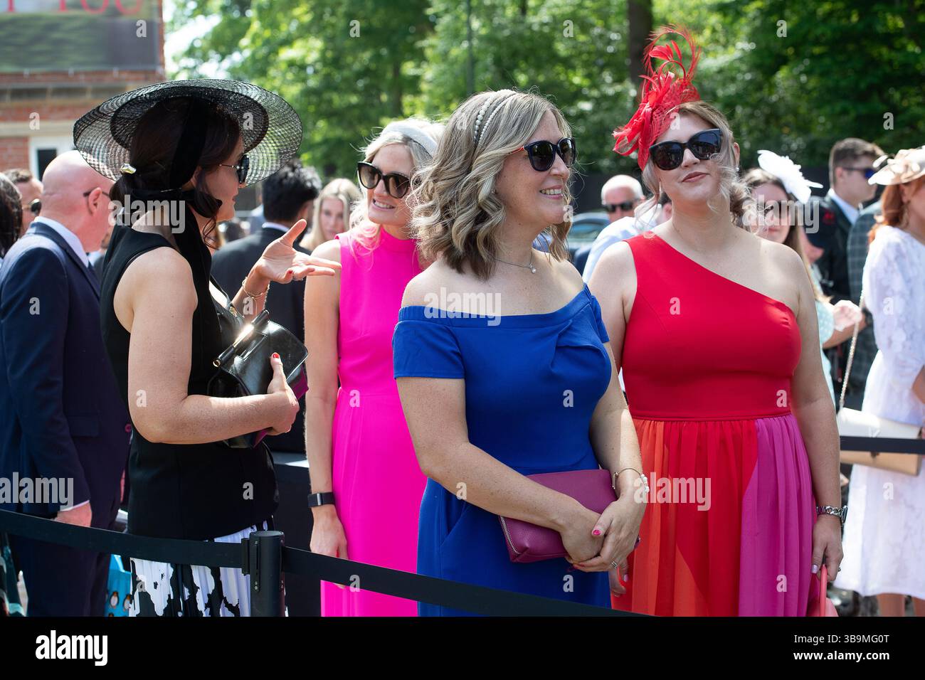Ascot, Berkshire, UK. 10th May, 2025. Racegoers arriving at Ascot ...