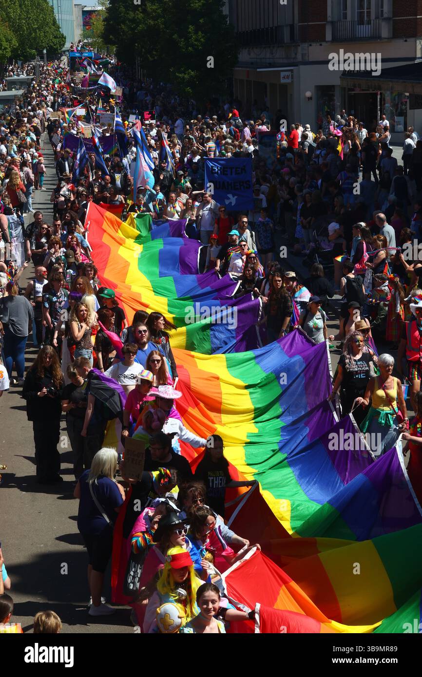 Exeter, Devon, UK. 10th May, 2025. UK Weather: Sun shines on a packed ...