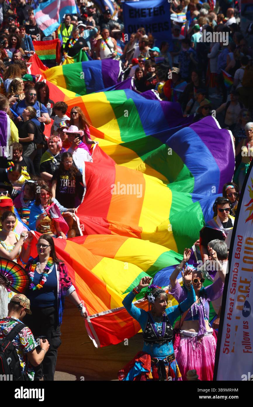 Exeter, Devon, UK. 10th May, 2025. UK Weather: Sun shines on a packed ...