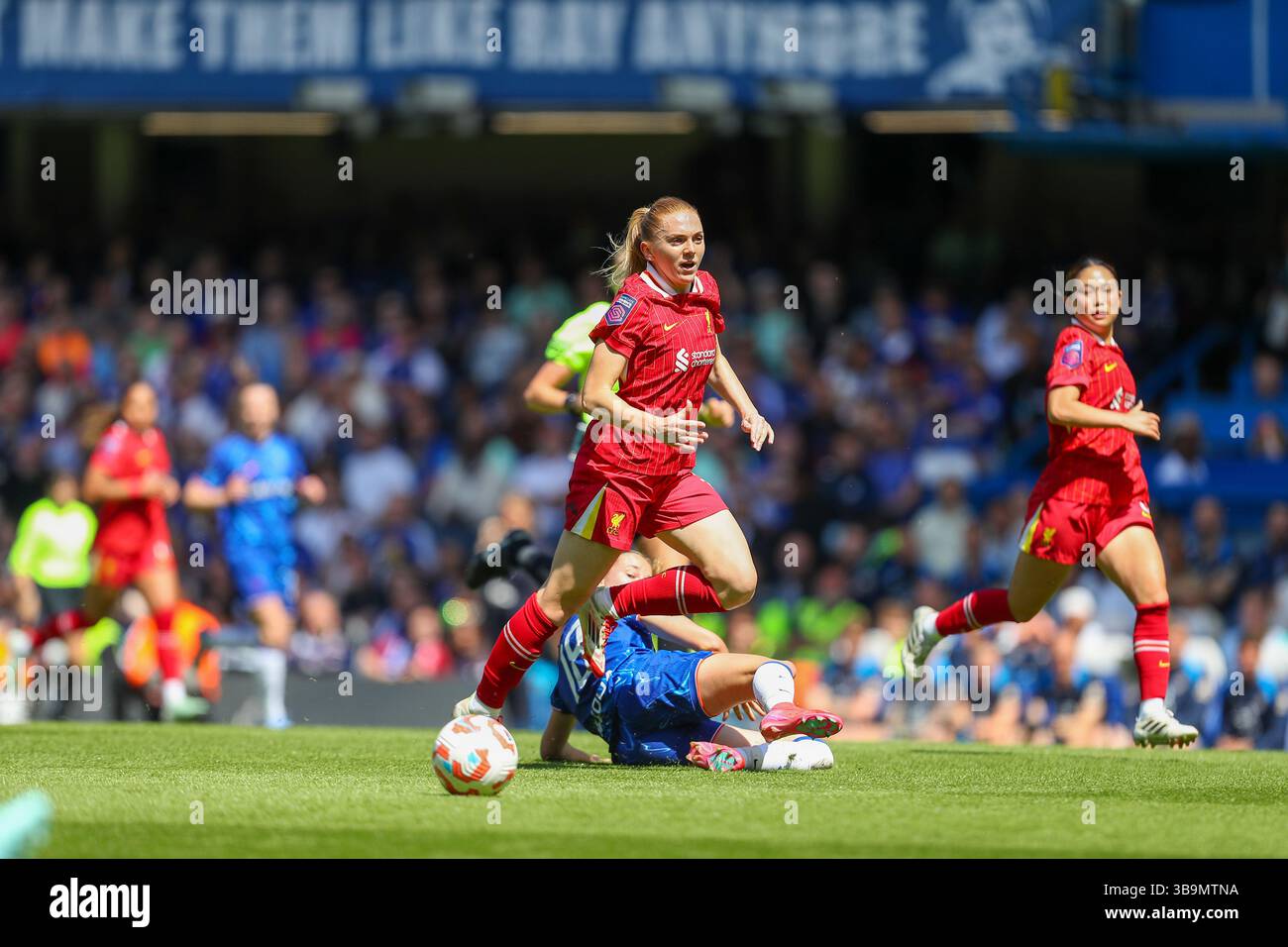 Stamford Bridge, London, UK. 10th May, 2025. Womens Super League ...