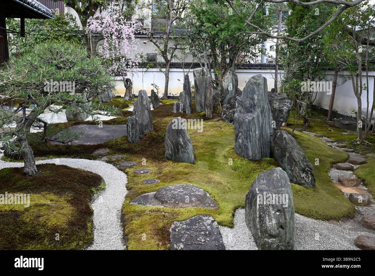 Mirei Shigemori Garden Museum, the Shigemori Residence is a traditional ...