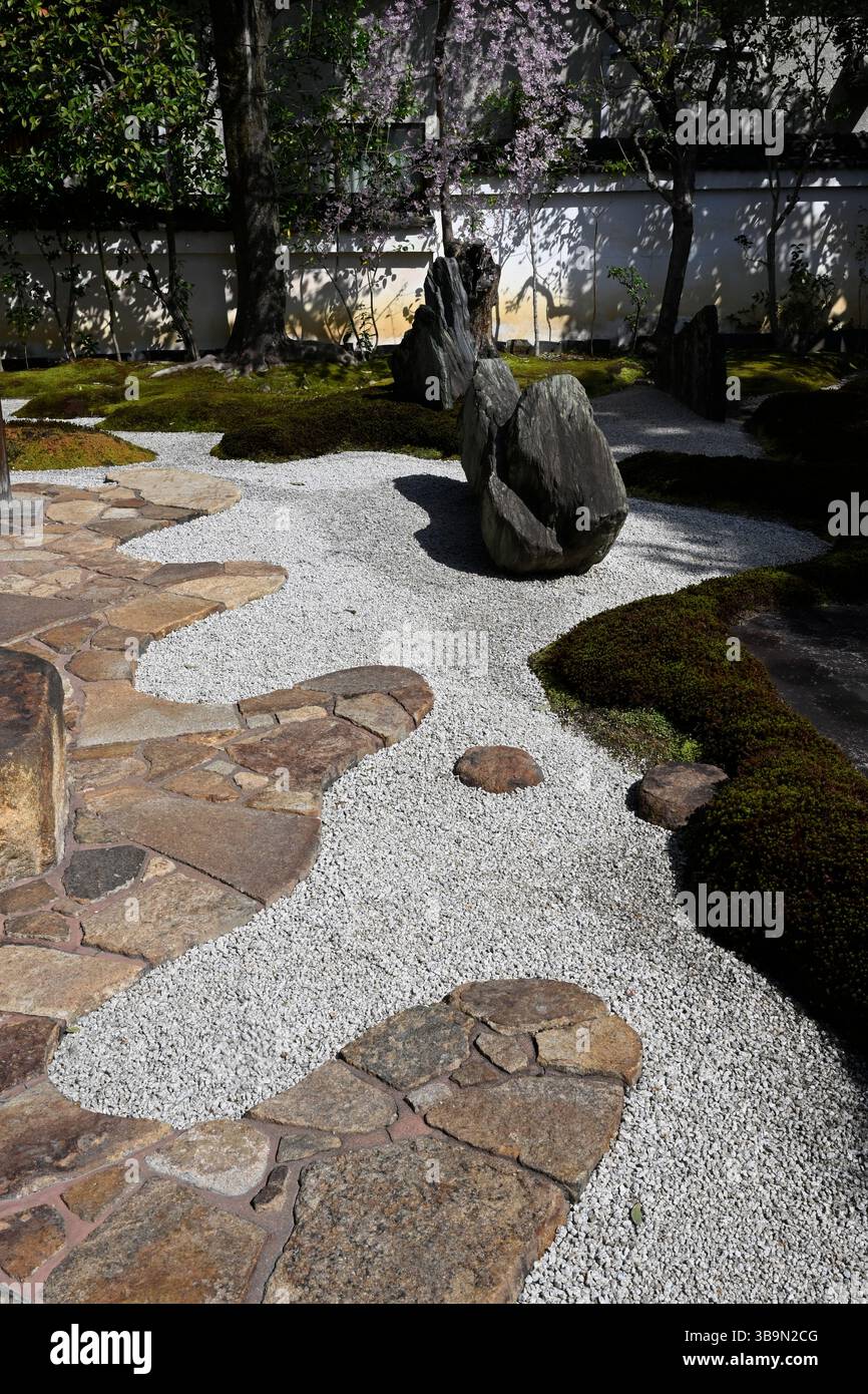 Mirei Shigemori Garden Museum, the Shigemori Residence is a traditional ...