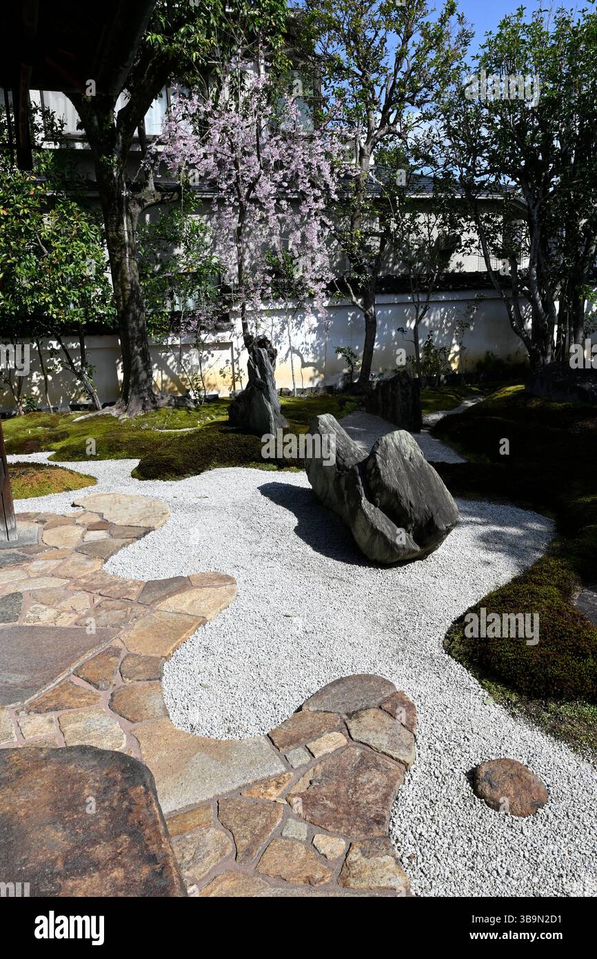 Mirei Shigemori Garden Museum, the Shigemori Residence is a traditional ...