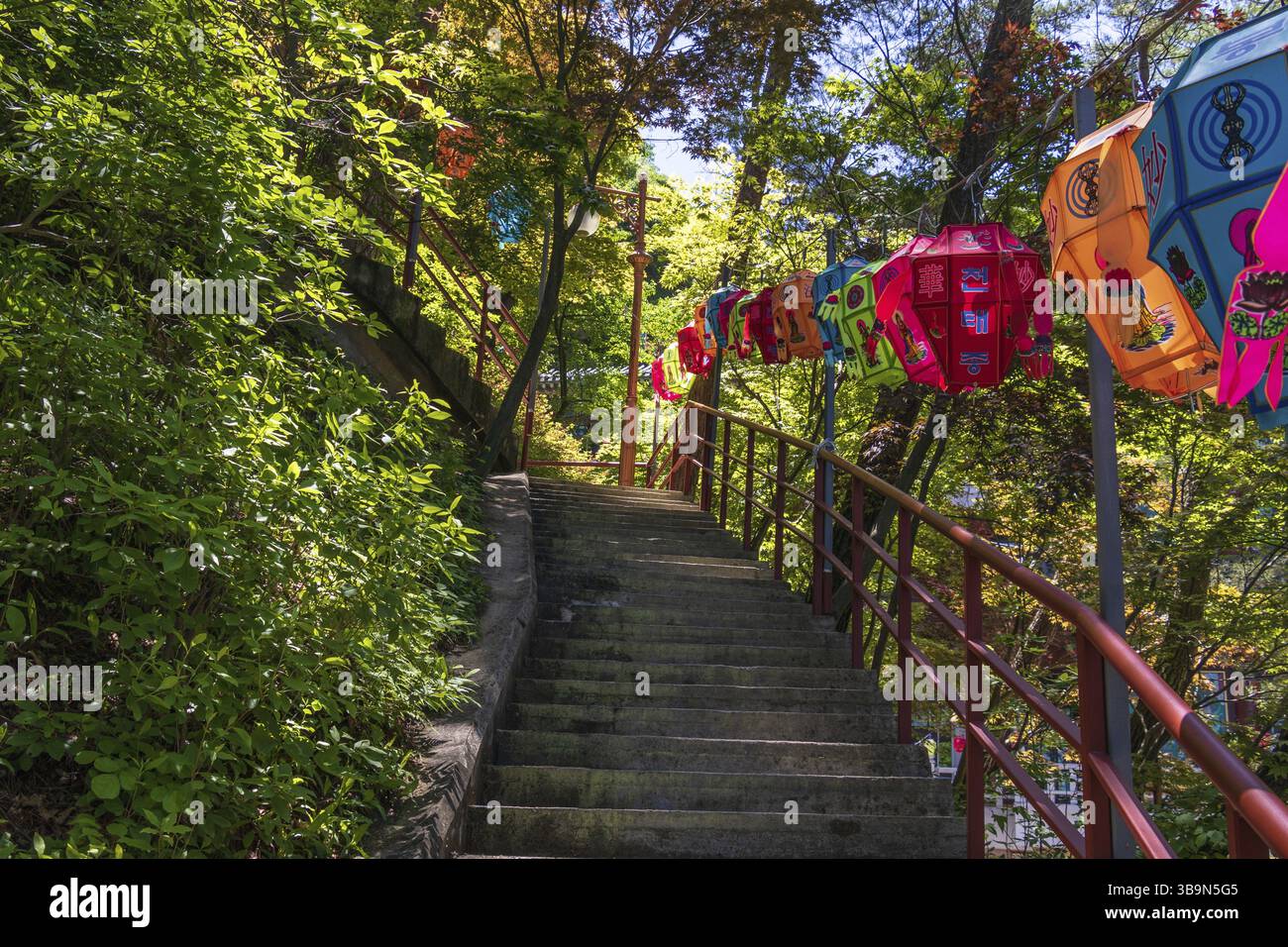 Guinsa Temple, located below Yeonhwabong Peak of Sobaeksan Mountain, is ...