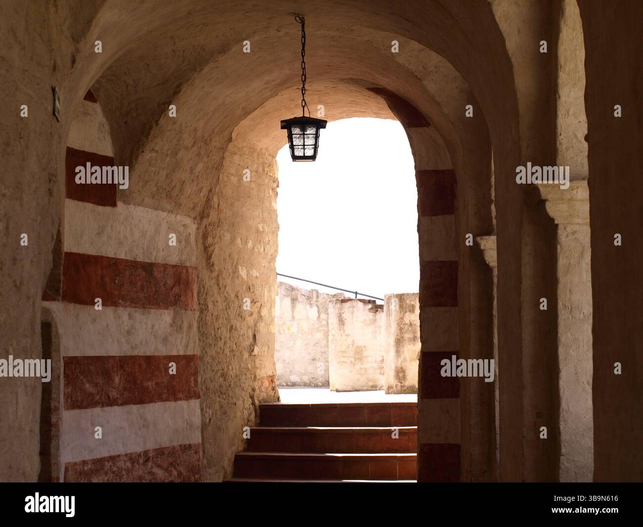 Details medieval building windows hi-res stock photography and images ...