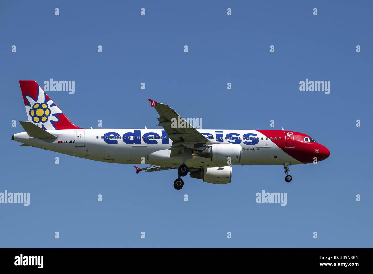 Aircraft Edelweiss Air, HB-JLS, Airbus A320-200 Stock Photo - Alamy