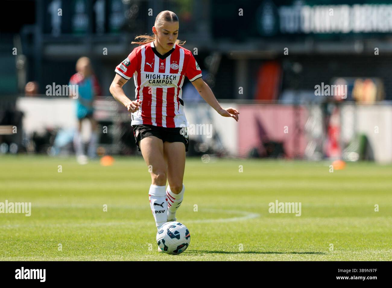 ROTTERDAM, NETHERLANDS - MAY 10: Fleur Stoit of PSV runs with the ball ...