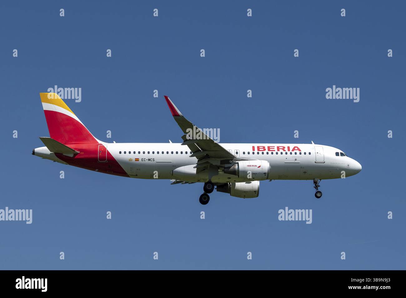 Aircraft Iberia, EC-MCS, Airbus A320-200 Stock Photo - Alamy