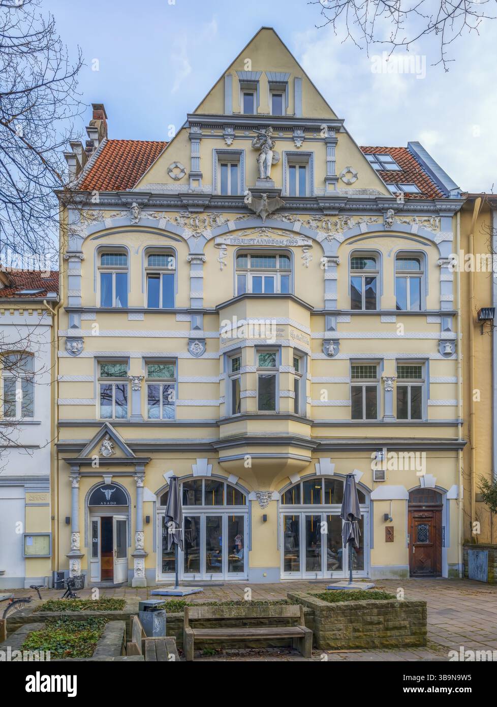 Historic building Art Nouveau Pied Piper Symbols Hamelin Germany Stock ...