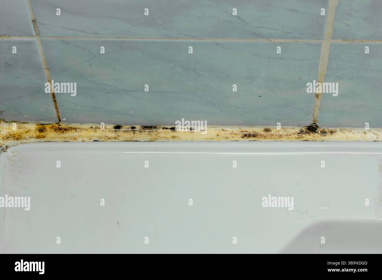 Mold ceramic hi-res stock photography and images - Alamy